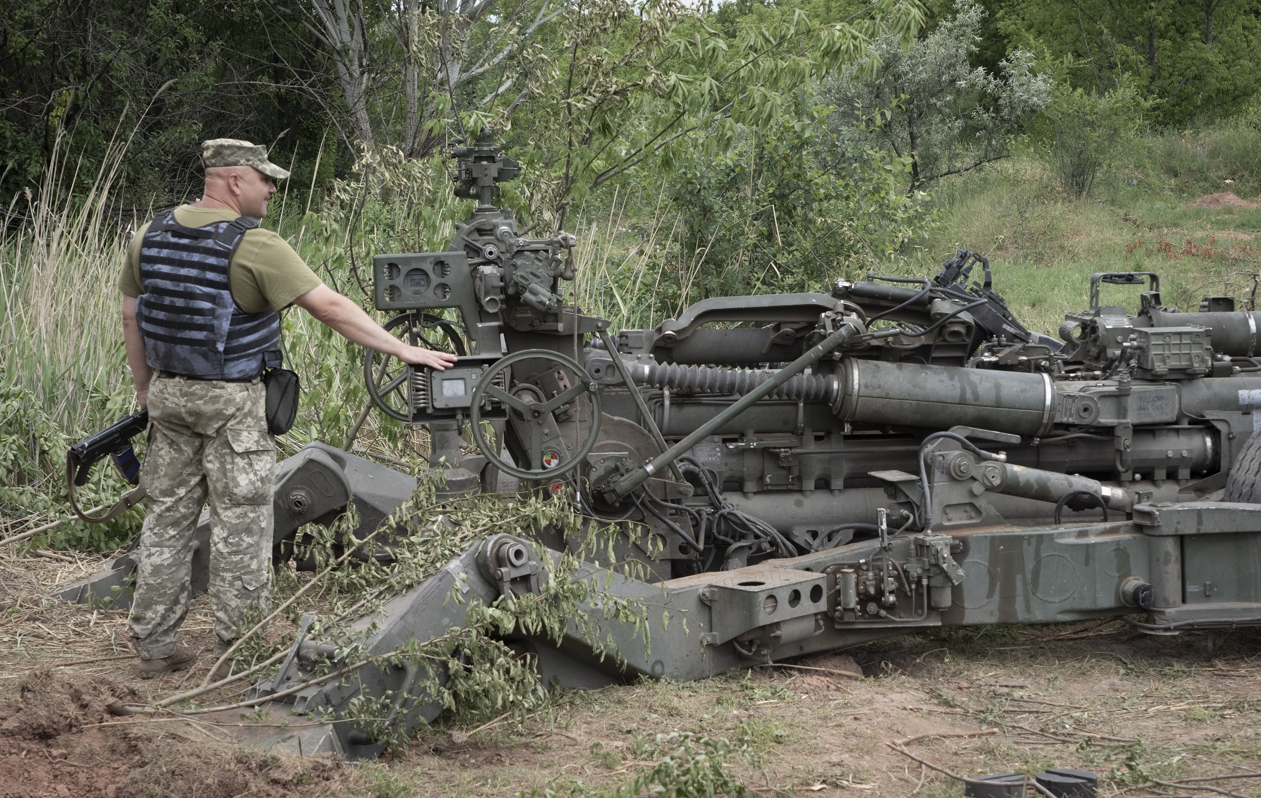 Russians advance on war’s front line in eastern Ukraine | Courthouse ...